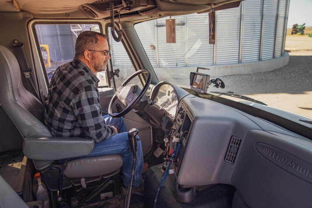 Accessory Pendulum Cam Monitor Suction Cup Mount - INVISIONit